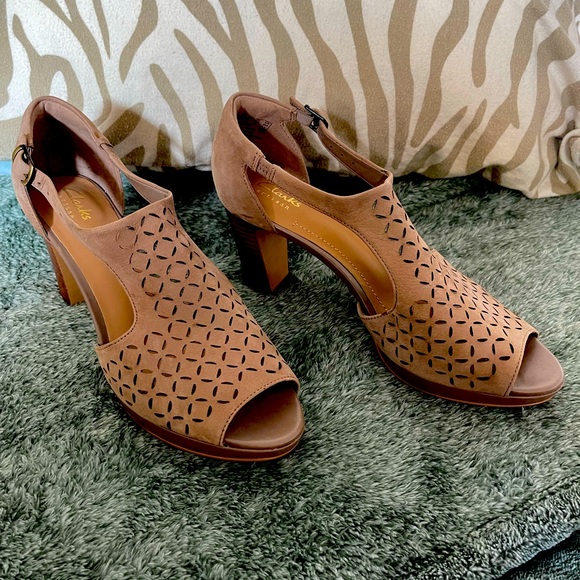 Clarks | Shoes | 2 Inch High Heel Clarks Artisan Shoes | Poshmark